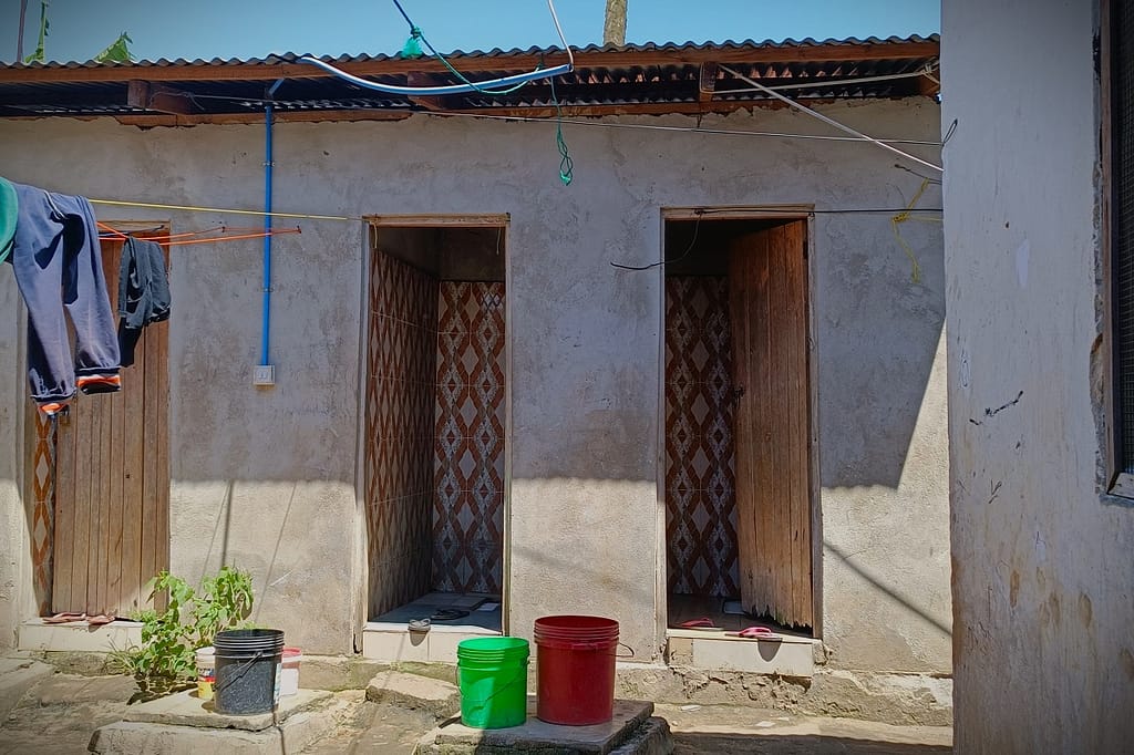 The Best Toilet Guide for Tanzania - Tips for your Trip