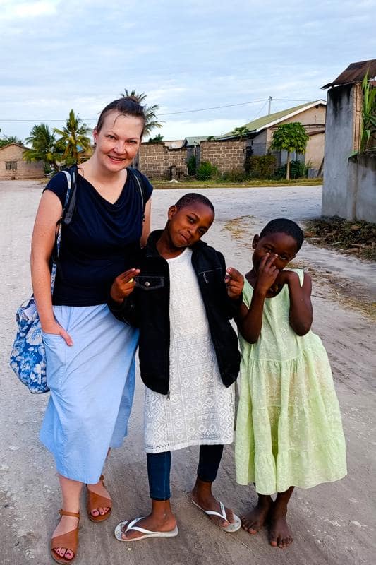 Swahili Greetings part 2: Shikamoo – it makes you young or old!